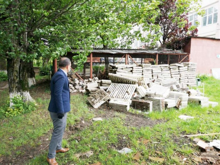 FOTO. Ancheta la Conacul Petre Carp de la Tibanesti. Distrugerea ...